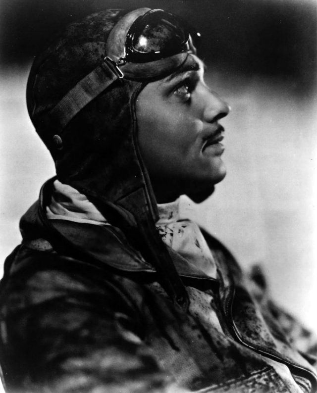Amazing Vintage Photographs of Clark Gable Who Served in Uniform, Flew ...